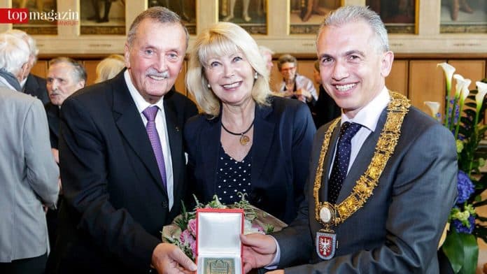 Prof. Claus Helmer mit der Goethe-Plakette geehrt - Top Magazin