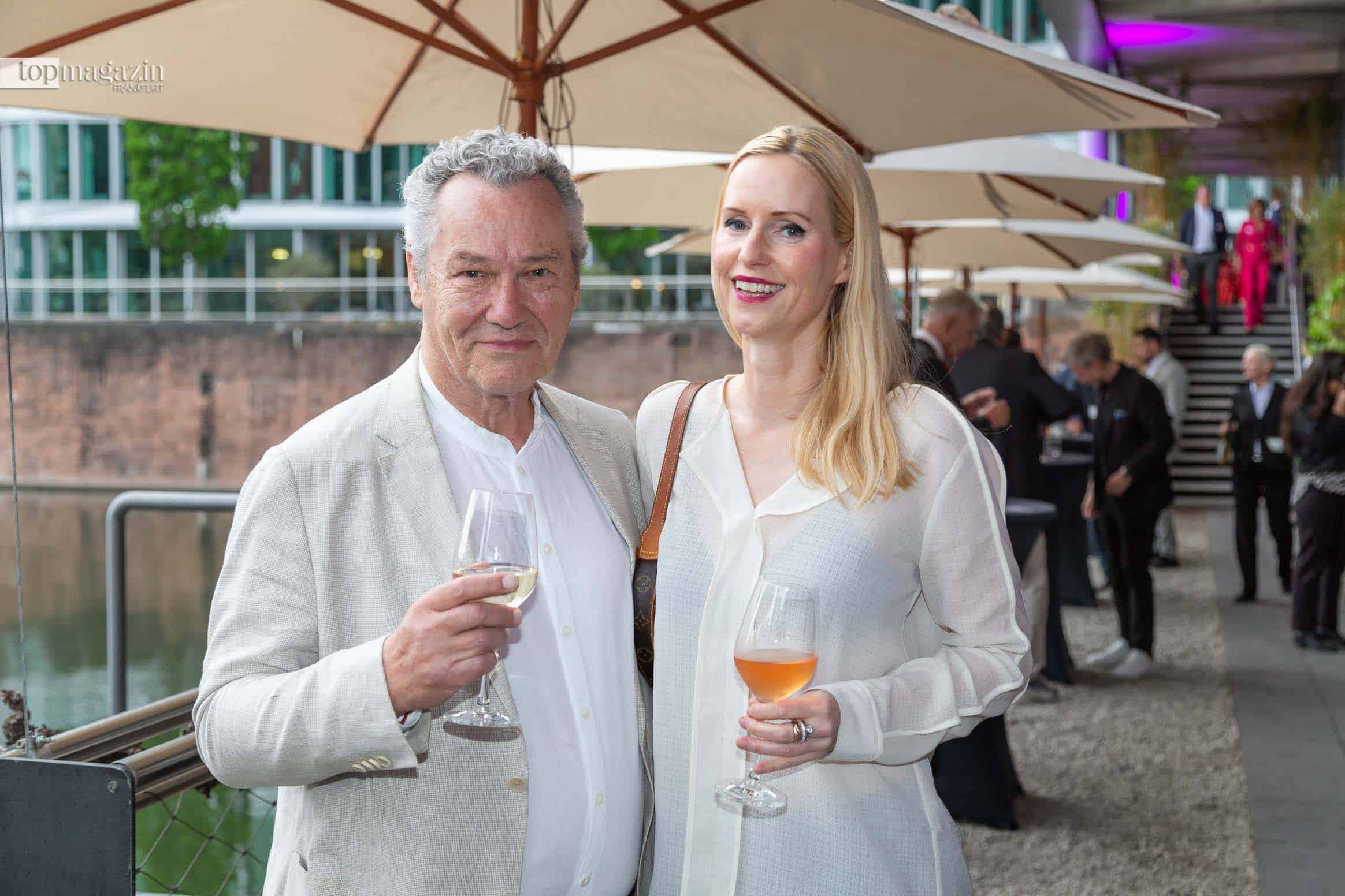 Top Lounge in der Frankfurter Botschaft: Business, Beach & BBQ