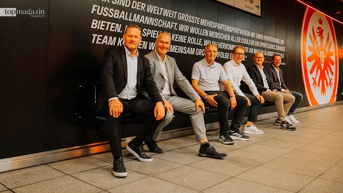 Ein Denkmal für Eintracht Frankfurt am Willy-Brandt-Platz
